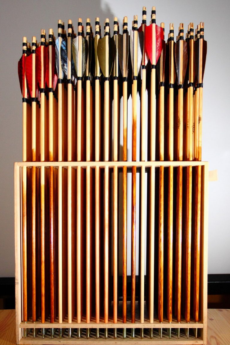 Traditional wood arrows 10 pieces with wood nock - Classic Bow Archery ...